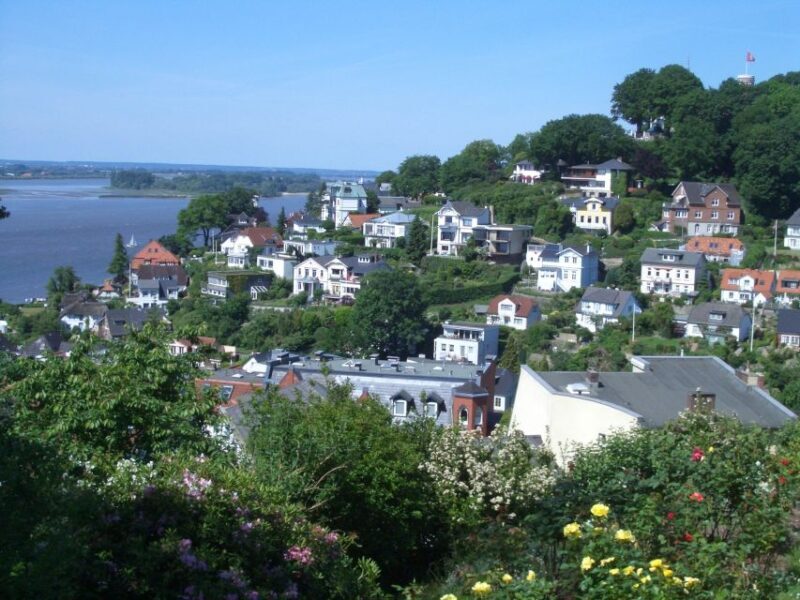 Hamburg: 2-Hour Blankenese Walking Tour - The Experience in Detail