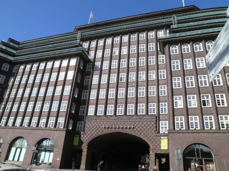 Hamburg: Exclusive Tour by Limousine with Chauffeur - An Insider’s Look at the Hamburg Limousine Tour