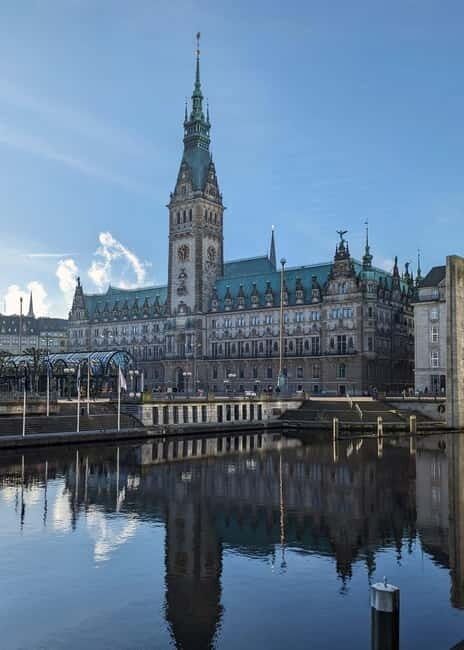 Hamburg: Guided Tour in French, the essentials in 2,5 hours! - What Reviewers Say