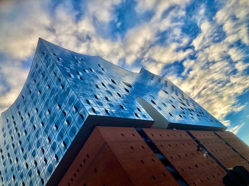 Hamburg: Guided Walking Tour in Danish - The Sum Up