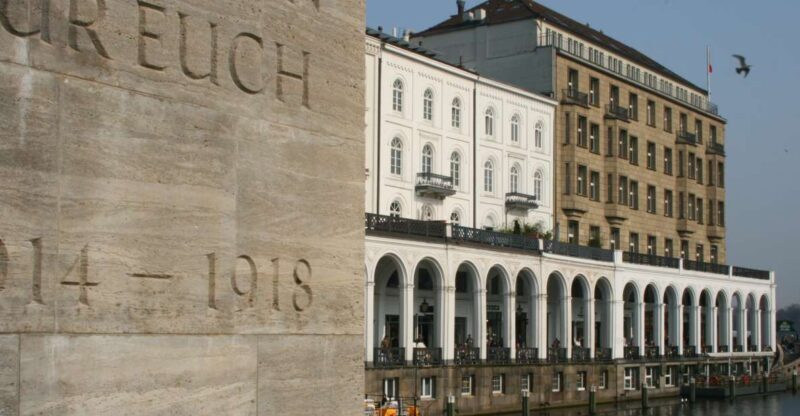 Hamburg: Guided Walking Tour - Key Points