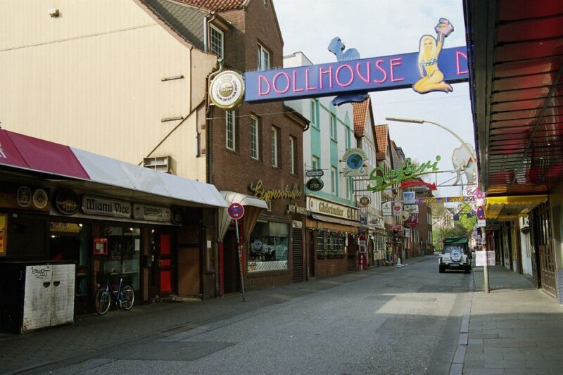 Hamburg: Line F Hop-On Hop-Off Bus and Boat Tour - An Introduction to Hamburg’s Land and Water Tour