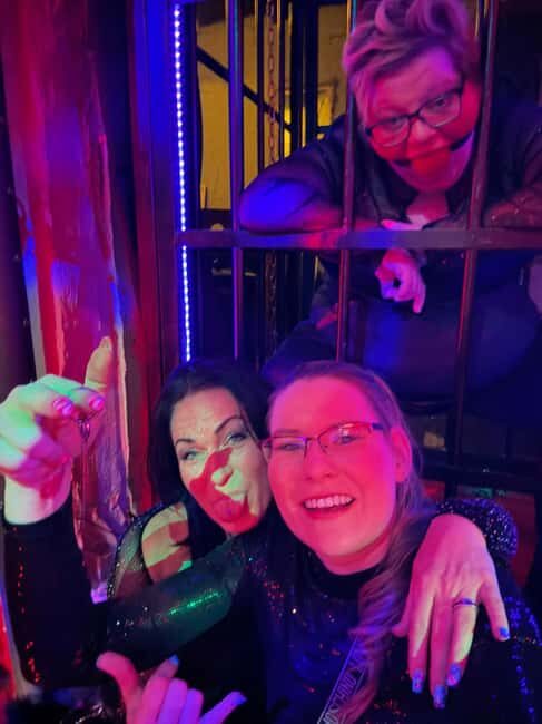 Hamburg: Neighborhood tour with an ex-dominatrix - What to Expect: Authenticity & Rawness