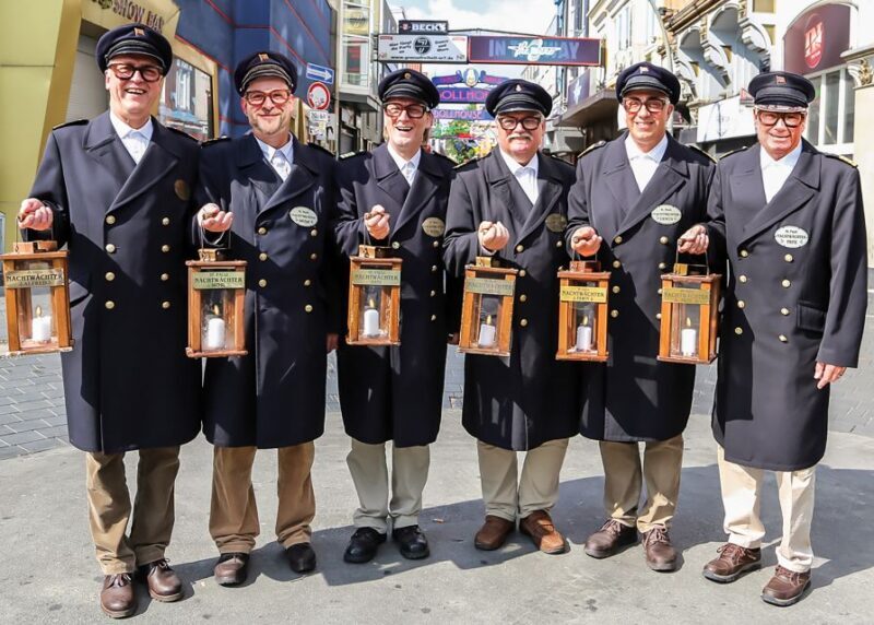Hamburg: Night Watchman's Tour of St. Pauli in German - Key Points