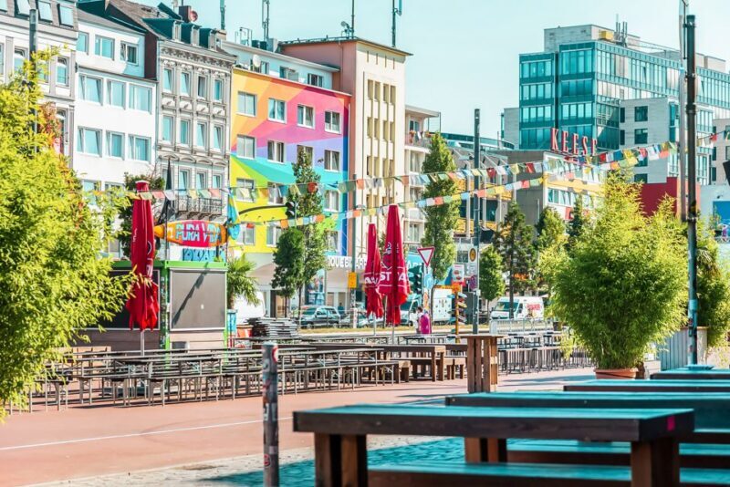 Hamburg: Night Watchman's Tour of St. Pauli in German - The Experience in Detail