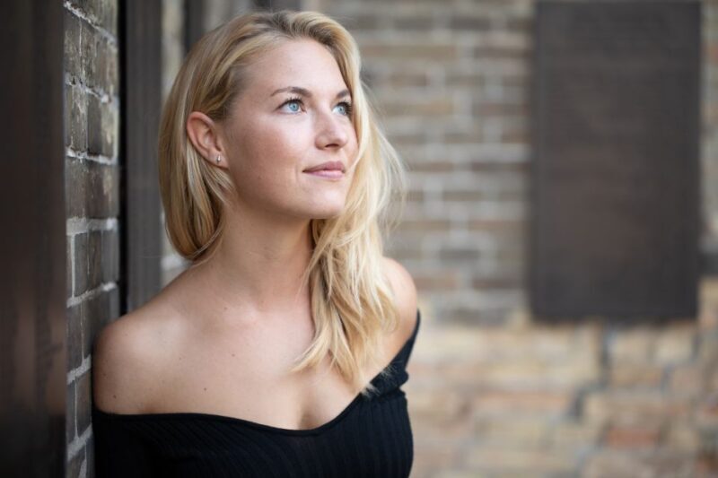 Hamburg: Private Couples' Photoshoot and Walking Tour - Key Points