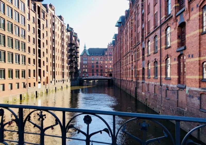 Hamburg: Private Tour UNESCO Speicherstadt and HafenCity - FAQs
