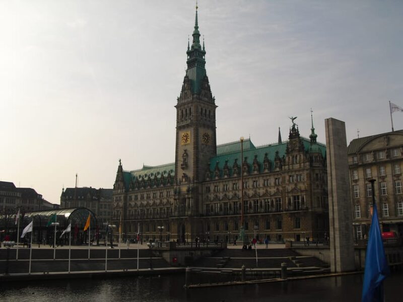 Hamburg: Private - Town Hall, Speicherstadt, Elbphilharmonie - A Closer Look at the Hamburg Private Tour