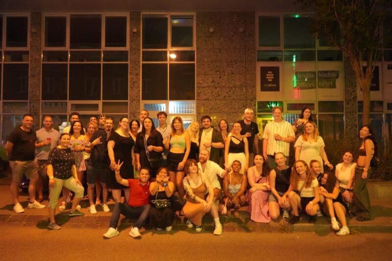 Hamburg: Reeperbahn Pub Crawl with Shots and Games - An Authentic Night Out on Hamburgs Reeperbahn