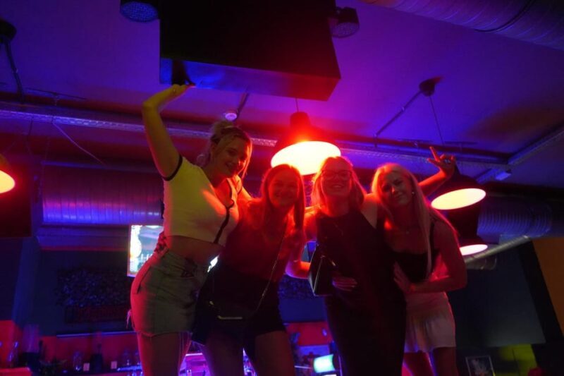 Hamburg: Reeperbahn Pub Crawl with Shots and Games - FAQs