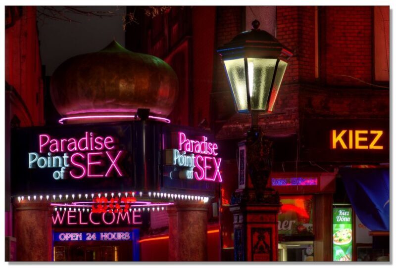 Hamburg: St. Pauli Red Light District Tour - Authenticity, Stories, and Guide Quality