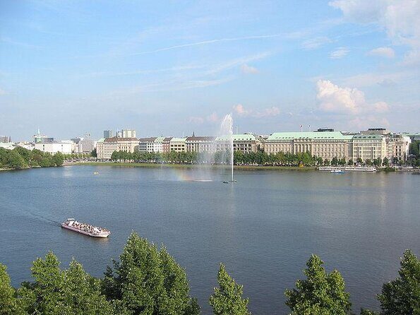 Hamburg's Historical Highlights: A Self-Guided Audio Tour - Key Points  
