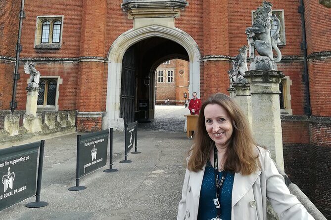 Hampton Court Palace Private Guided Tour - First Impressions and Booking Experience