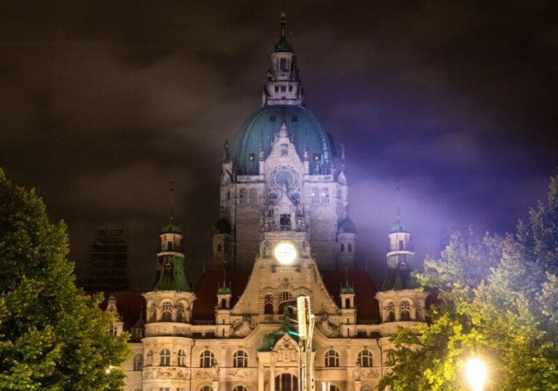 Hanover: Flashlight Guided Walking Tour at Night - Key Points