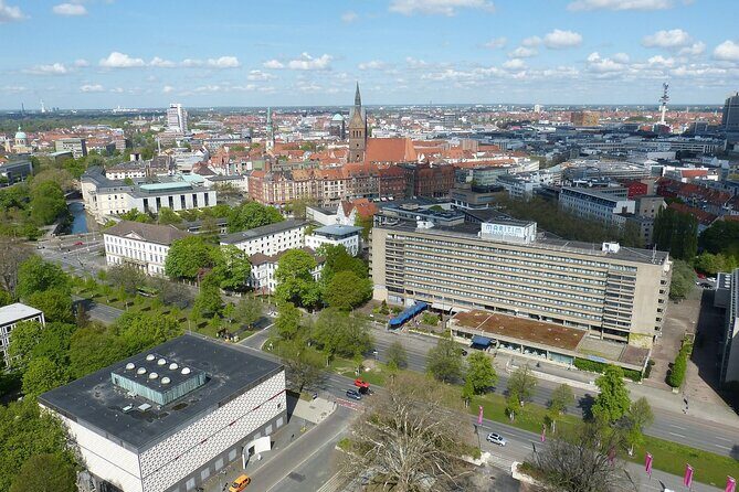 Hanover Private Walking Tour With A Professional Guide - Key Points