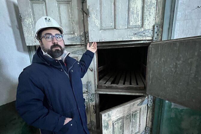 Hard Hat Tour of the Abandoned Ellis Island Hospital Complex - Is This Tour Right for You?