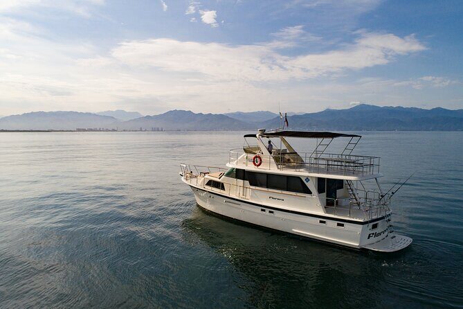 Hatteras 58-61' Luxury Yacht in Puerto Vallarta & Nuevo Nayarit - The Experience in Detail