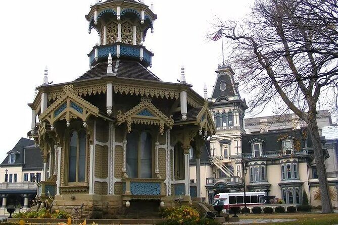 Haunting Histories: An Audio Tour of Milwaukees Wicked Westown - A Deep Dive into the Milwaukee Haunted Tour