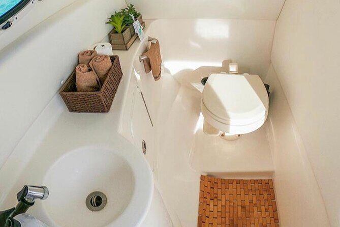 Heaven Snorkeling on a Private Boat with Champagne and Lunch - The Sum Up