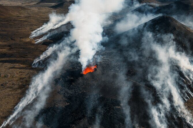 Helicopter Tour Over Icelands Reykjanes Volcano Eruption Site - What Makes This Helicopter Tour Stand Out?