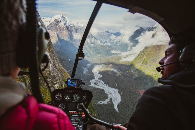 Helicopter Transfer from Milford Sound Airport to Te Anau - FAQ