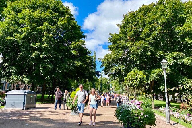 Helsinki in Nutshell: Suomenlinna & City Highlights by Eco-Friendly Ways - Final Stop: Market Square and Free Time