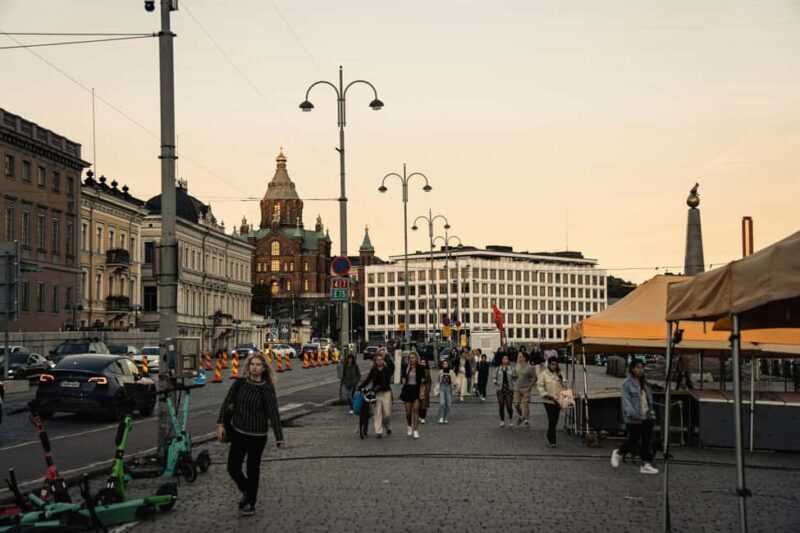 Helsinki: Small-Group Walking Tour with a Historian - An Immersive Introduction to Helsinkis Roots and Architecture