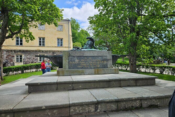 Helsinki & Suomenlinna: City Highlights Tour with Ferry Ride - FAQ