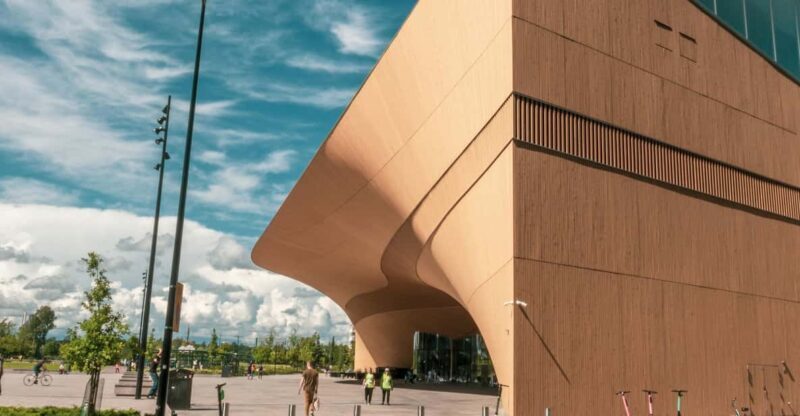 Helsinki Walking Tour with a Sociologist - A Deep Dive into the Helsinki Walking Tour with a Sociologist