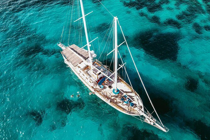 Hera 3 Bay Cruise including the Blue Lagoon - Key Points