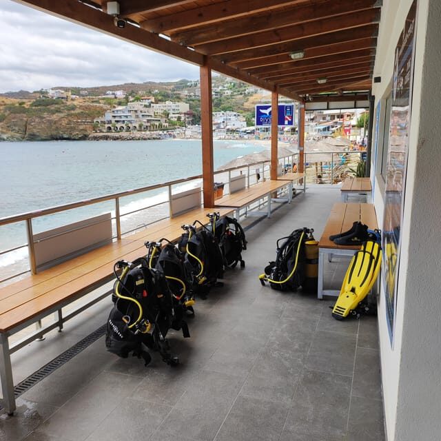 Heraklion: Basic Diver for Beginners - Transportation and Group Size