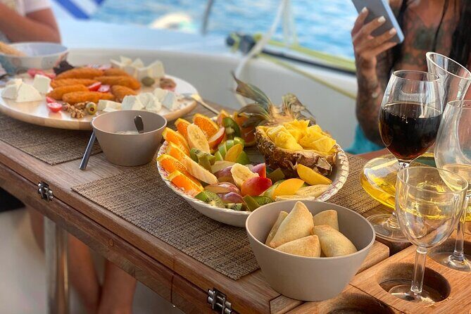Hersonissos: Luxury Sunset Catamaran Cruise Sushi & Open Bar - FAQ