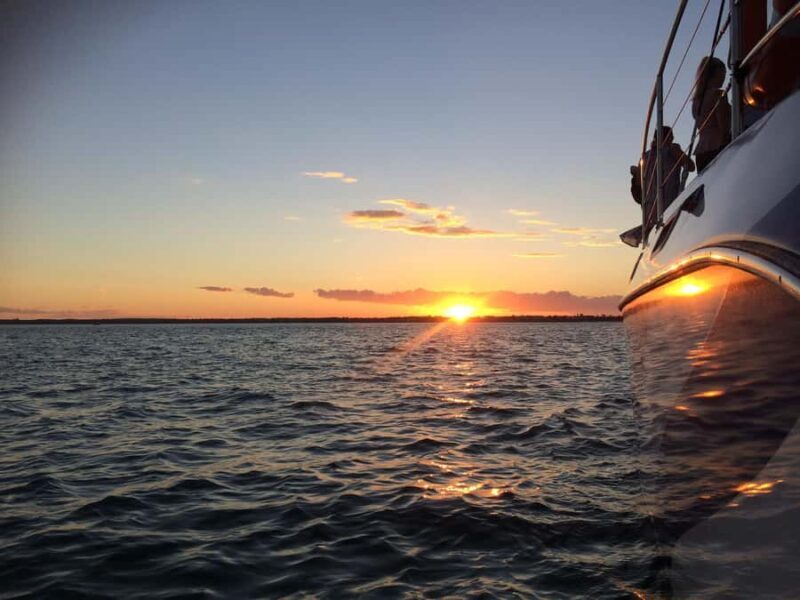 Hervey Bay Champagne Sunset Sail - Key Points