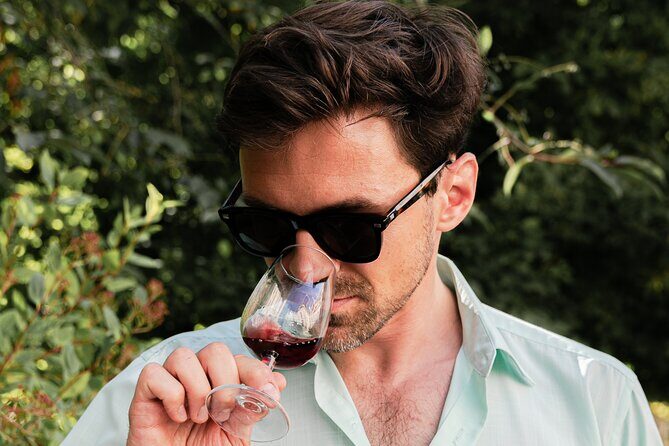 Hidden Paris and Wine Class : A Walking Tour - Key Points