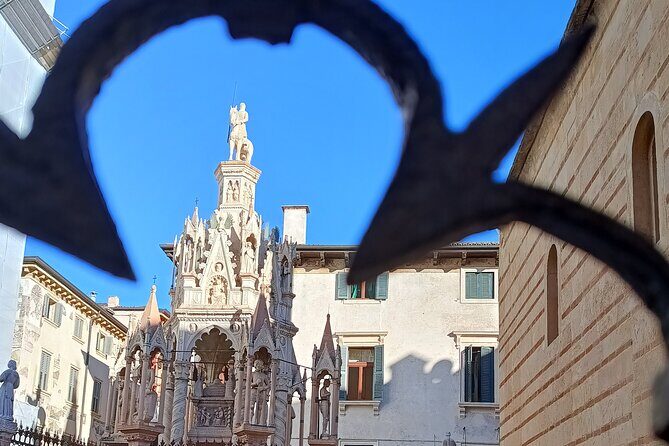 Hidden Verona & Kids Fun tour - Walking the Chic Streets