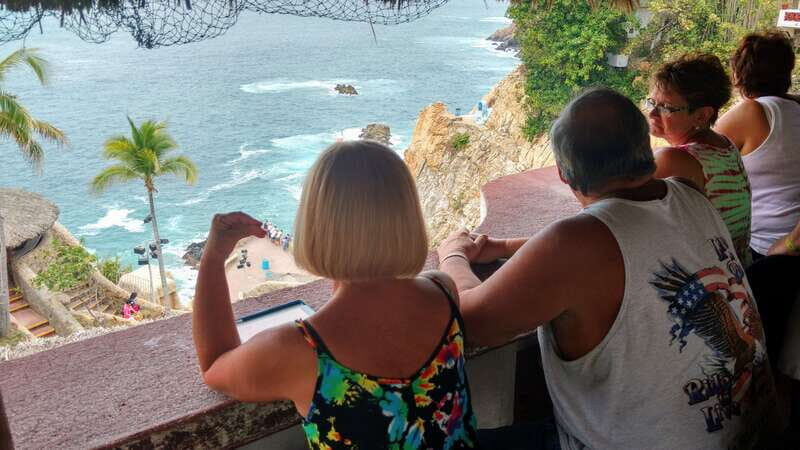 *High Cliff Diver Show & Round Trip Transportation - An In-Depth Look at the High Cliff Diver Show Tour