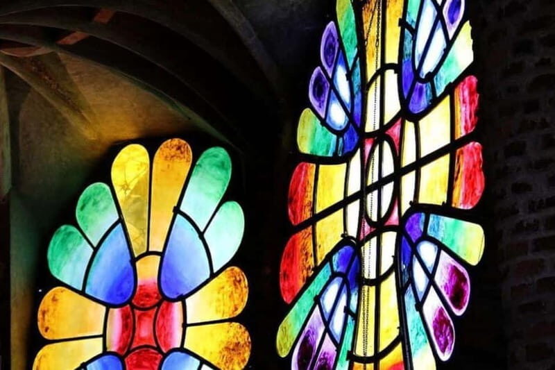 Highlights Guided visit to Gaudi's Crypt and Colonia Güell - Key Points