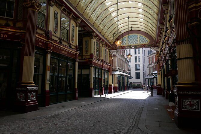 Highlights of Old London Town: Walking Tour of the Square Mile - A Closer Look at the Tour