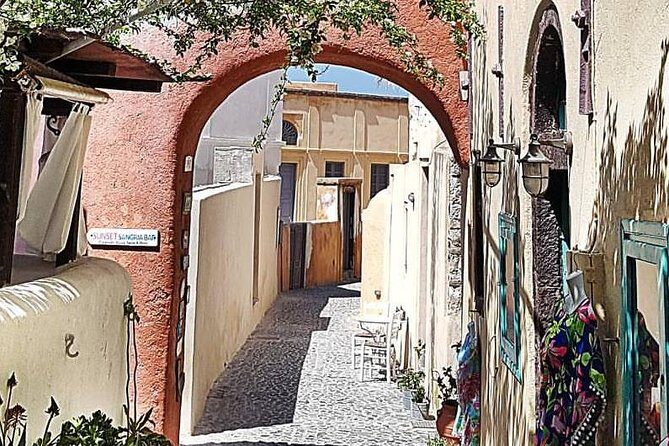 Highlights of Santorini - The Experience of the Guide