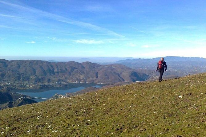 Hike Lake Castle and Good Food! - A Detailed Look at the Experience