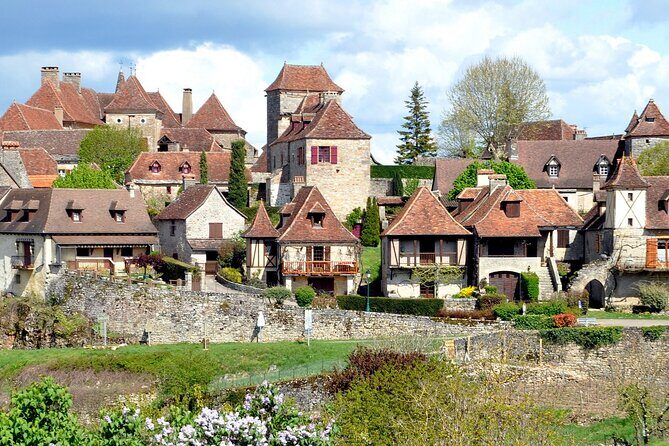 Hike to discover the most beautiful villages of France of the Dordogne valley : Loubressac and Autoire - Key Points  