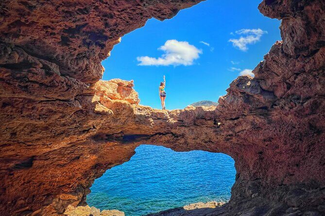 Hike to the most secret spots of Ibiza - Key Points