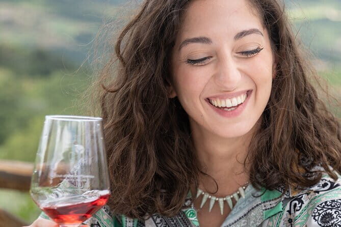 Hiking Tuscany & Chianti Wine - 3 Organic Wineries with lunch - Why This Tour Stands Out