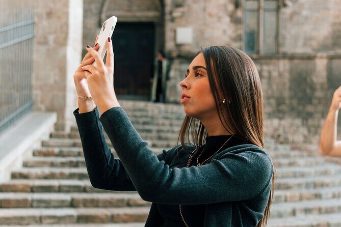 HistARy: Guided tour of the Gothic Quarter with Augmented Reality - Breaking Down the Experience: A Step-by-Step Look