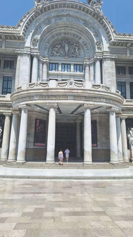 Historic Center: Private tour with murals, history, and churros - Food and Rest Breaks