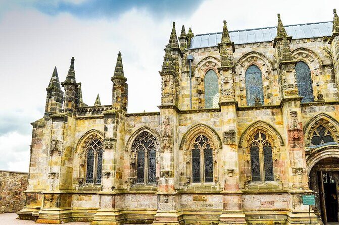Historic Edinburgh and Rosslyn Chapel Full-Day Private Tour in a Premium Minivan - Key Points: