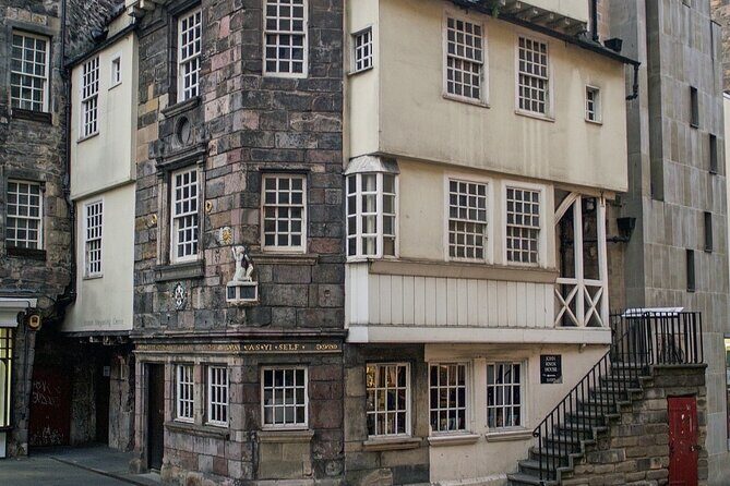 Historic Edinburgh and Rosslyn Chapel Full-Day Private Tour in a Premium Minivan - FAQ