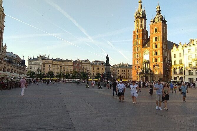 Historic Krakow : Old Town & Wawel Castle Walking tour - Authentic Insights from Reviews