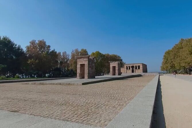 Historic Madrid Virtual Reality Experience with an Official Guide - A Closer Look at the Itinerary  