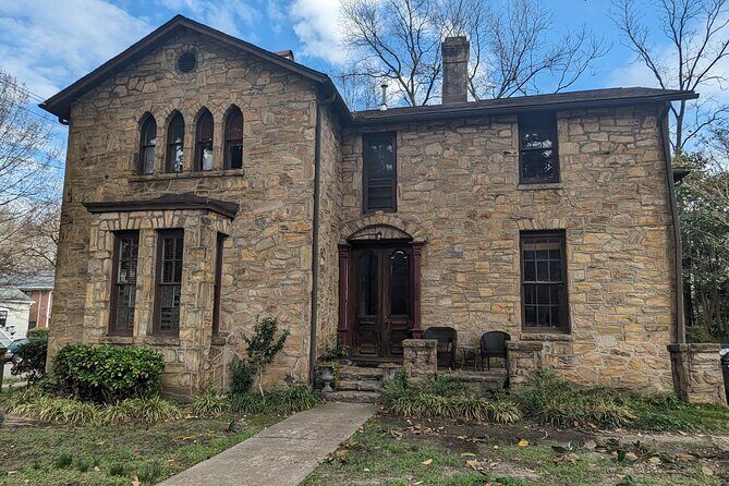 Historic Oakwood: History & Architecture Tour - An In-Depth Look at the Historic Oakwood Tour